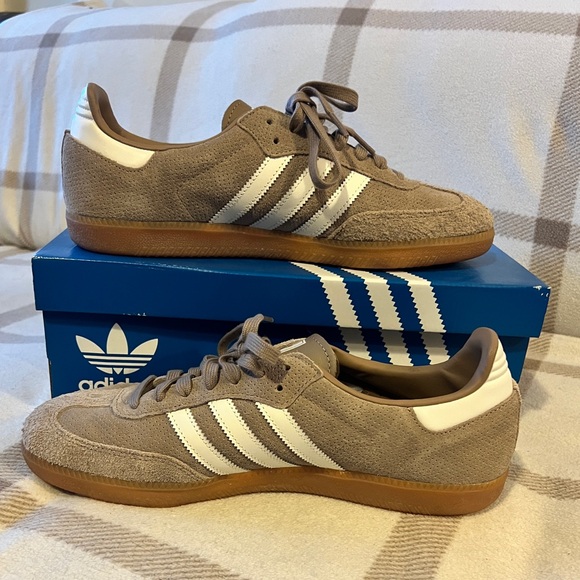adidas | Shoes | Adidas Samba Og Chalky Brown Gum Shoes Le Mens Size 2 ...